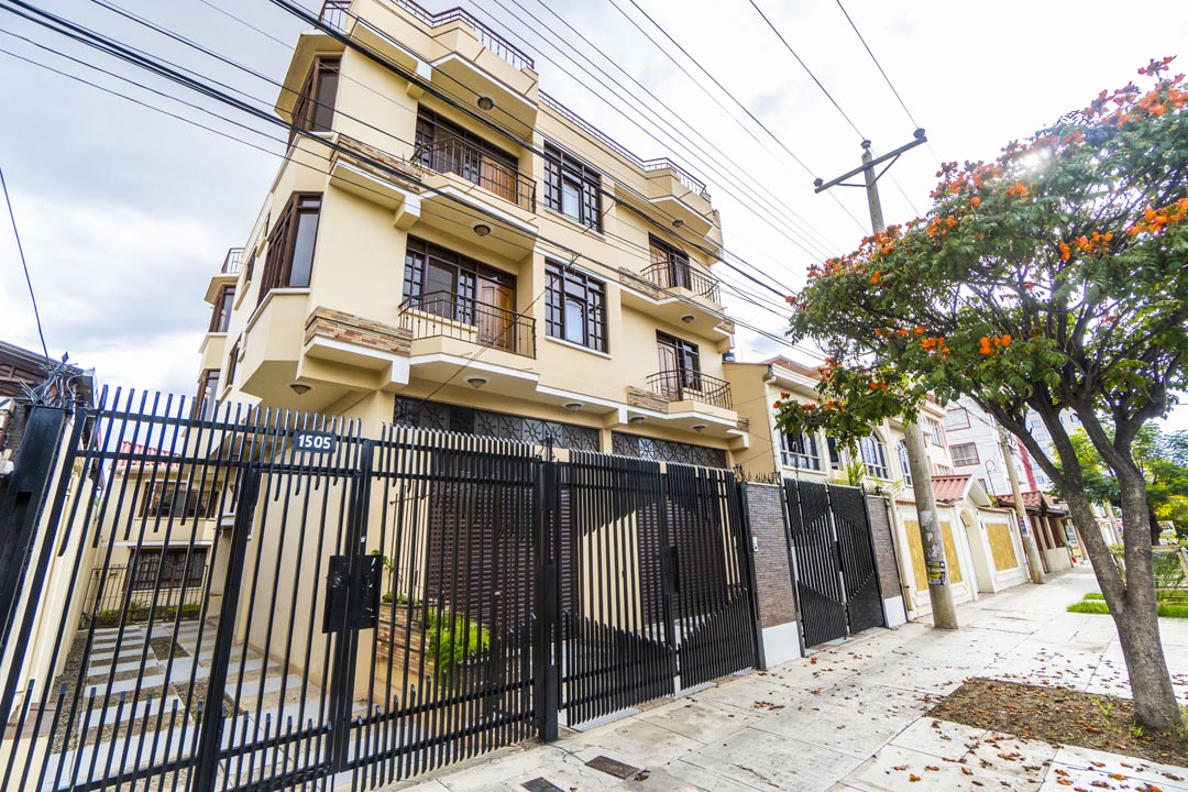 PROPIEDAD IDEAL PARA INVERSIÓN EN VENTA, AV. AMÉRICA – ZONA SARCO | RE/MAX LIBERTAD