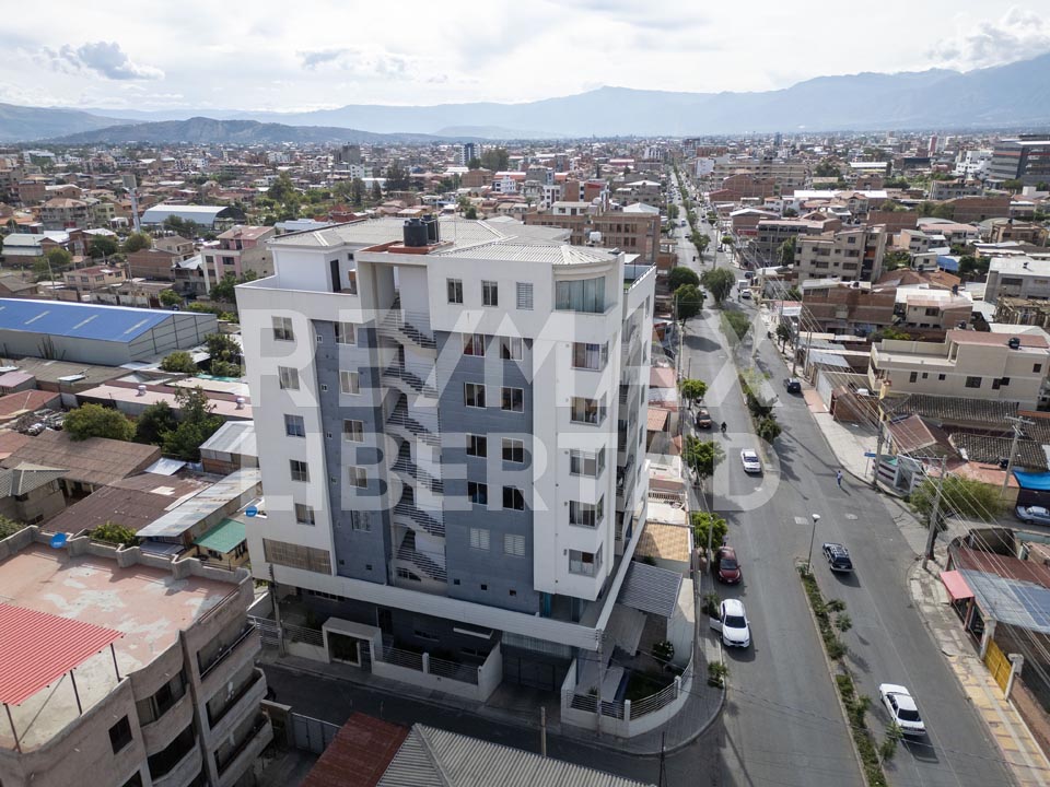 CÓMODO DEPARTAMENTO EN VENTA, EDIFICIO EL EMET, AV. CAPITÁN USTARIZ ...